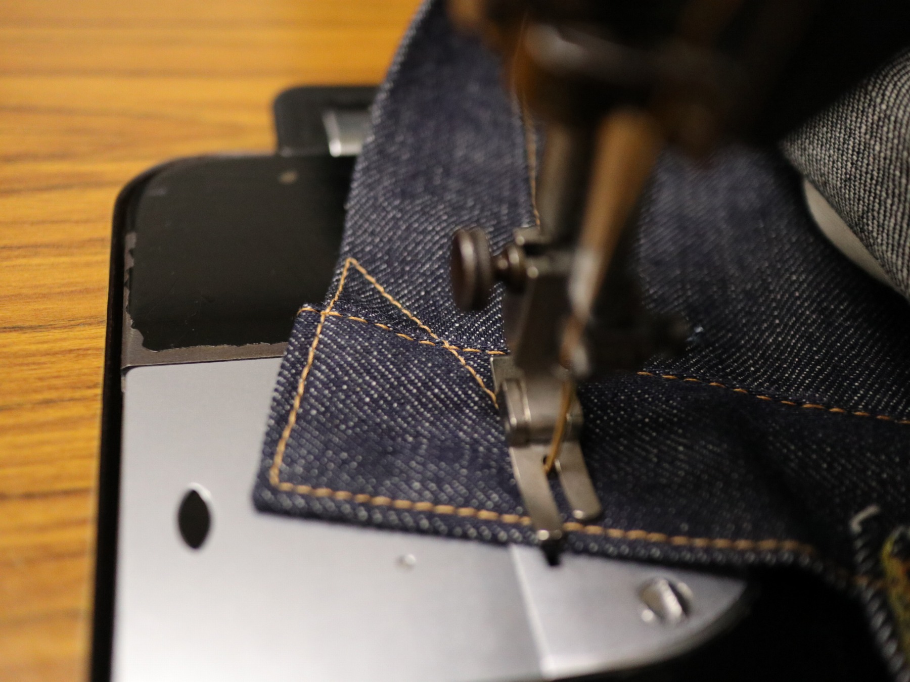 V字ステッチ | denim bridge